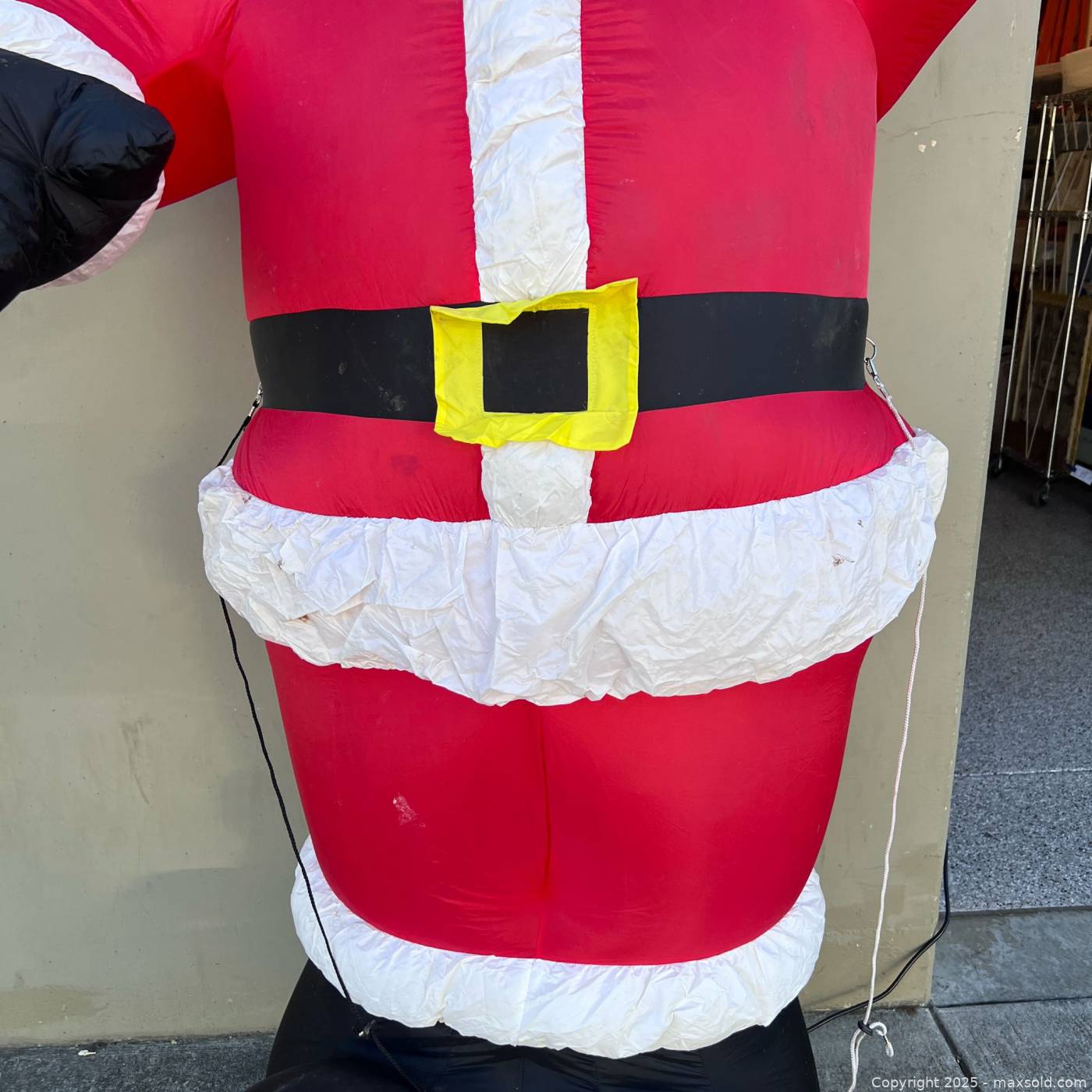 Giant 8-Foot Airblown Inflatable Waving Santa Claus | Maxsold