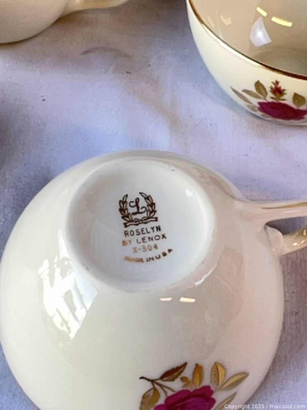Lenox Roselyn X-304 coffee/tea cups, 8 pcs + case | Maxsold
