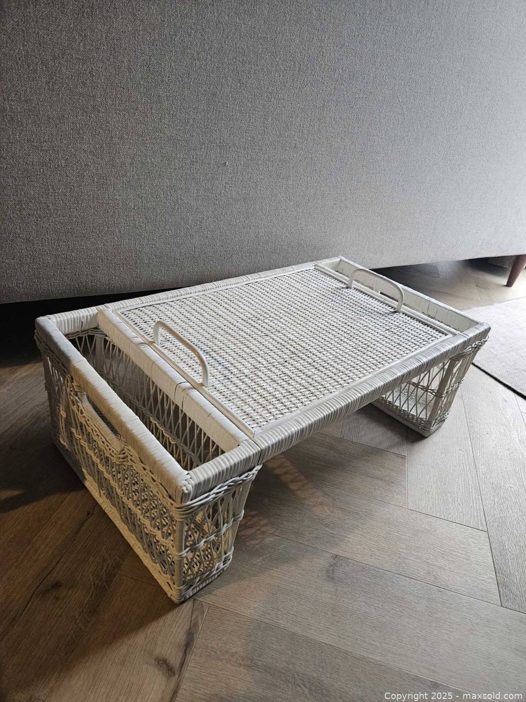 White wicker breakfast tray with side pockets | Maxsold
