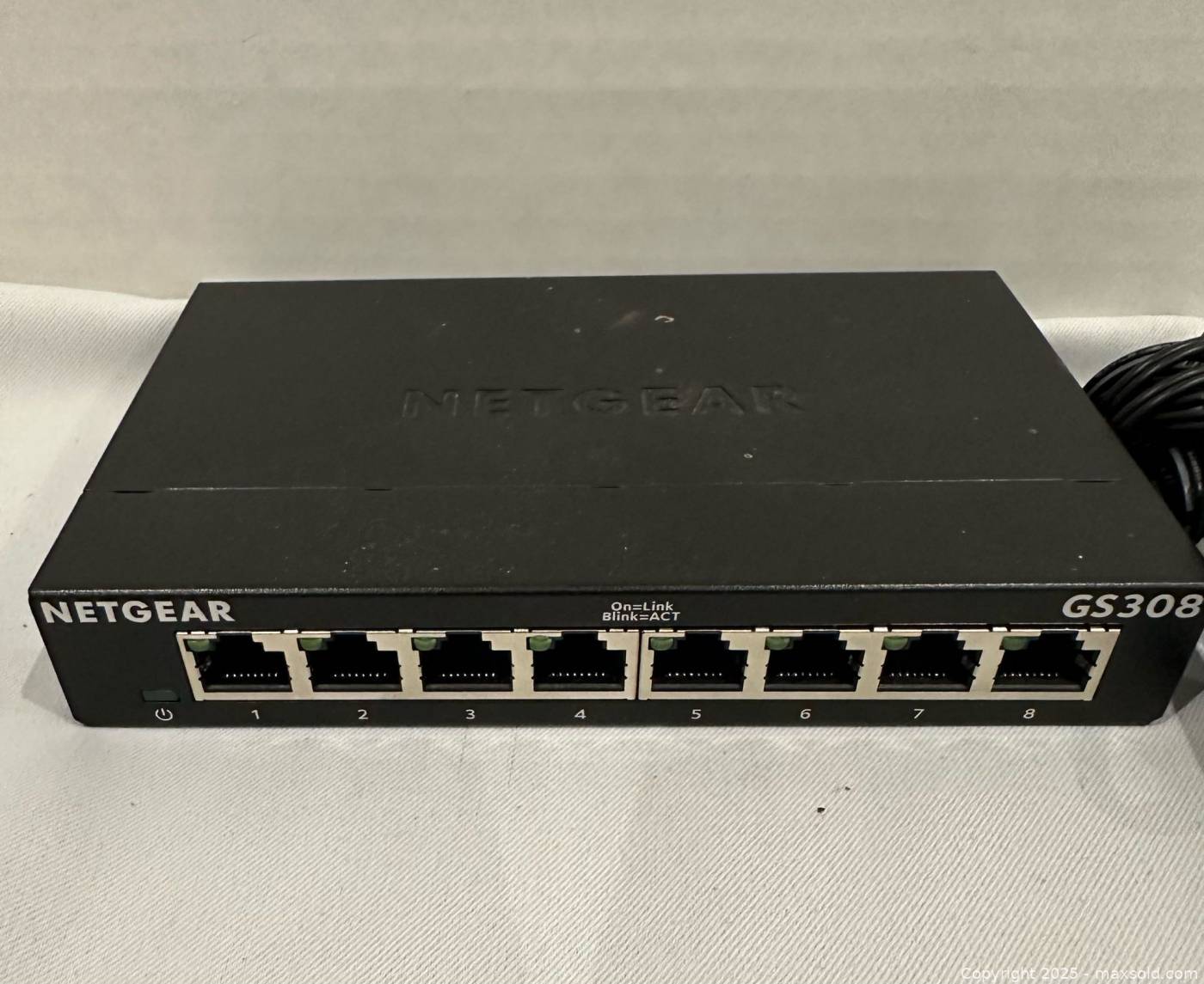 Netgear GS308 8-Port Gigabit Switch | Maxsold
