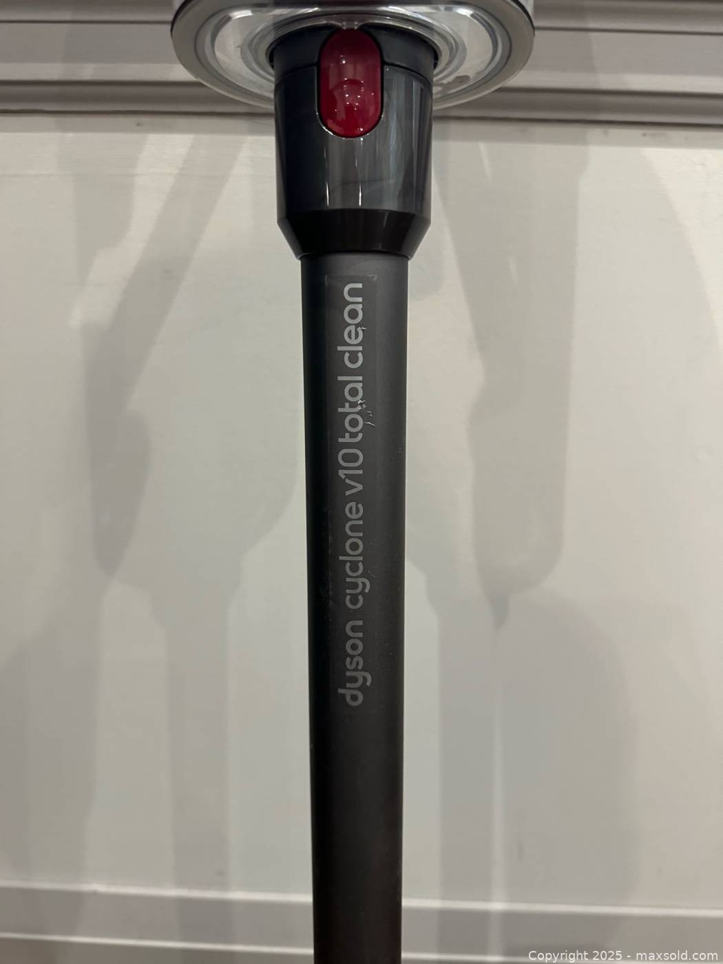 Dyson Cyclone V10 Total Clean Cordless Vacuum With Attachments | Maxsold