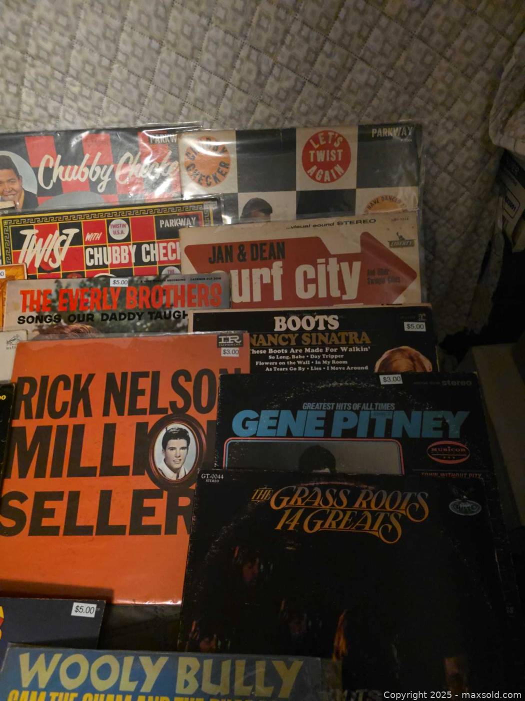 14 vintage 12-inch vinyl LP records | Maxsold