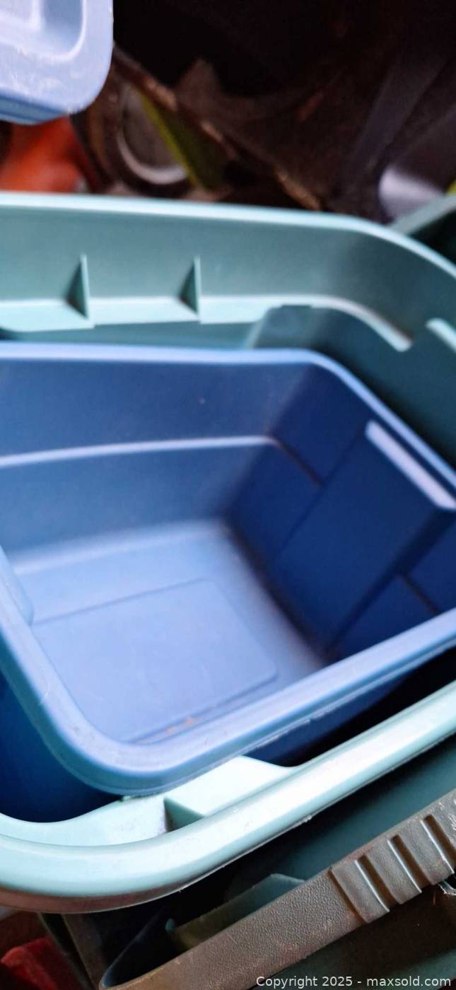 Plastic storage totes, milk crates, buckets, plastic wrap | Maxsold
