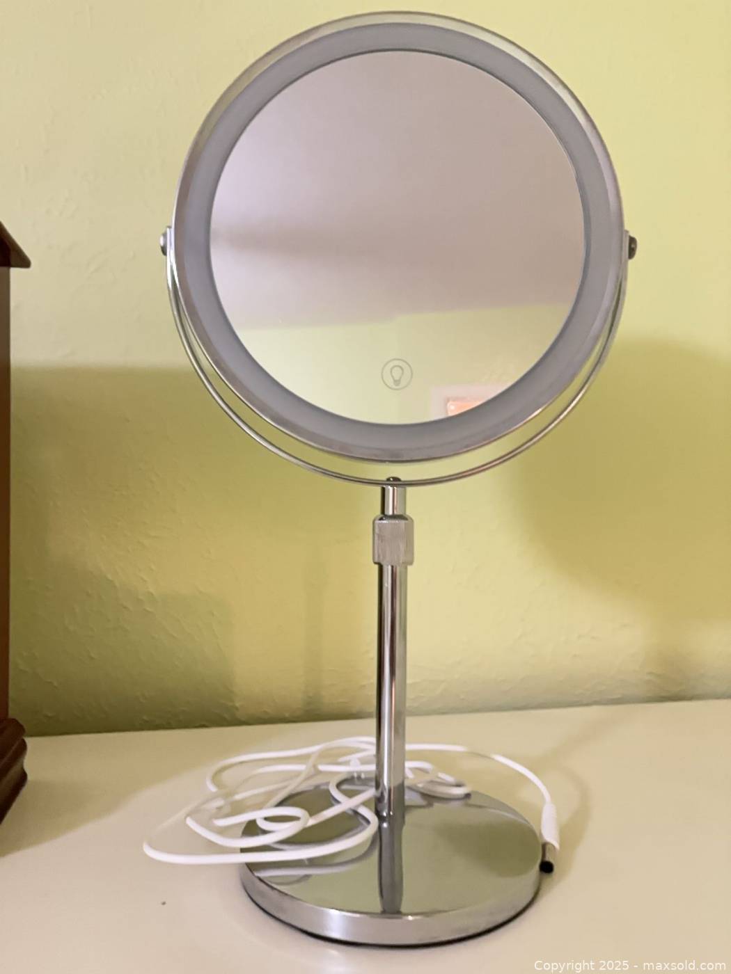 Lighted Chrome Tabletop Makeup Mirror | Maxsold