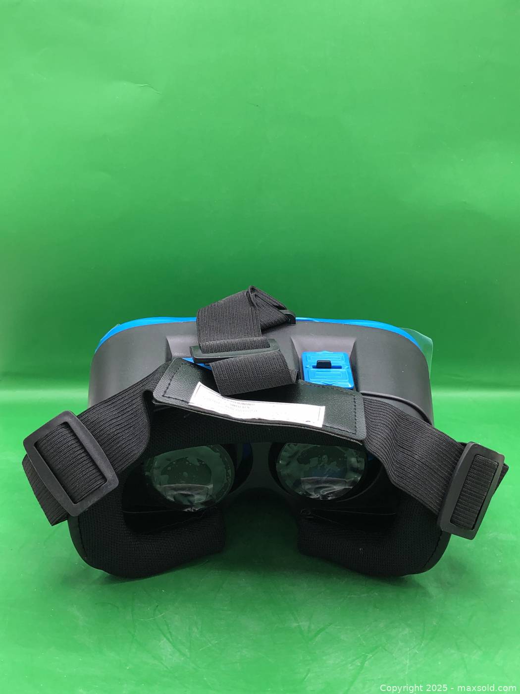 Onn Virtual Reality Smartphone Headset | Maxsold