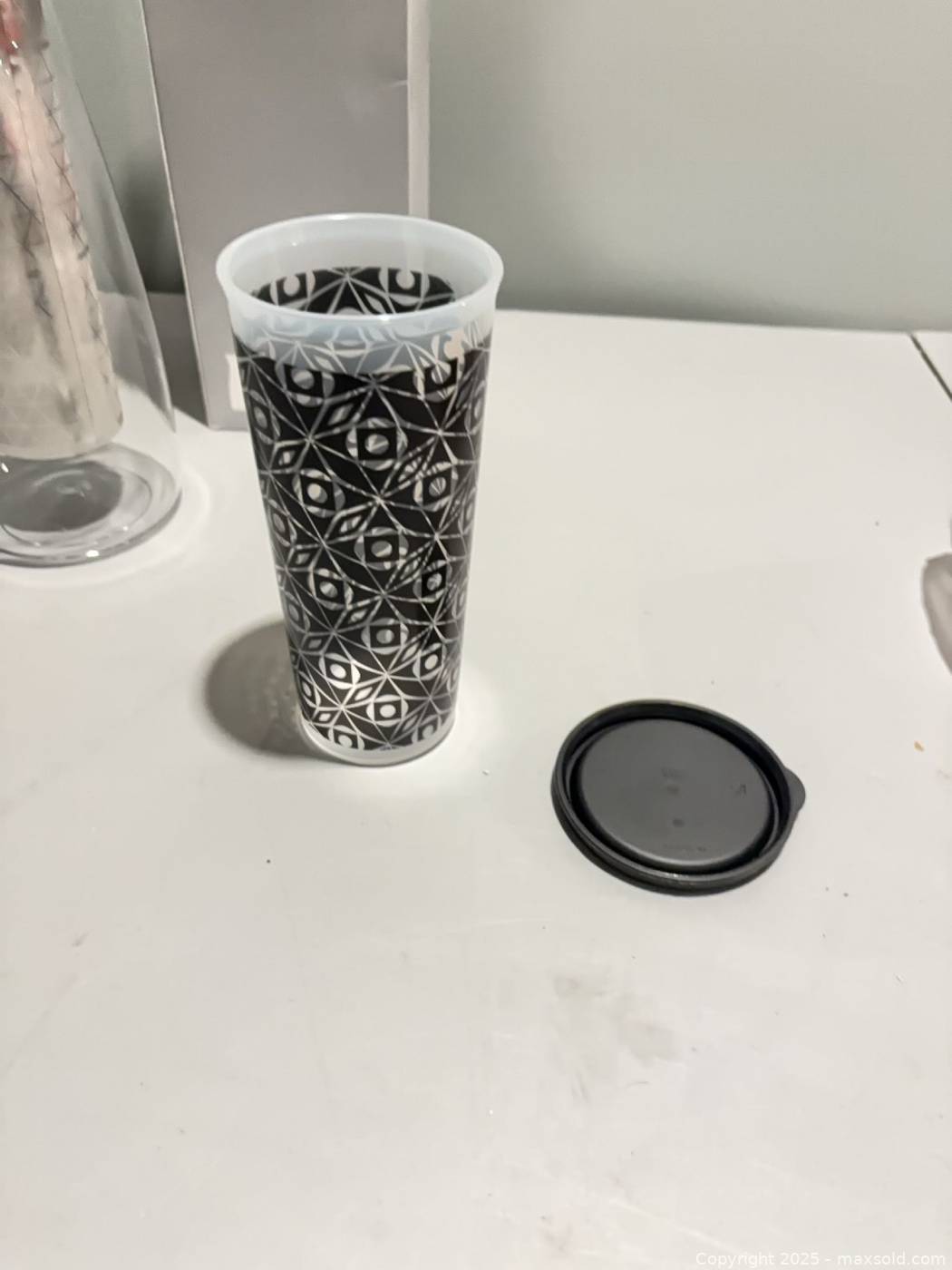 Tupperware Cold Brew Carafe, Eco To Go Vineyard cup, patterned cup with ...