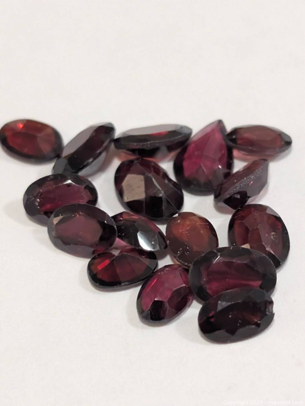 Genuine faceted garnet gemstones ~10 ct | Maxsold
