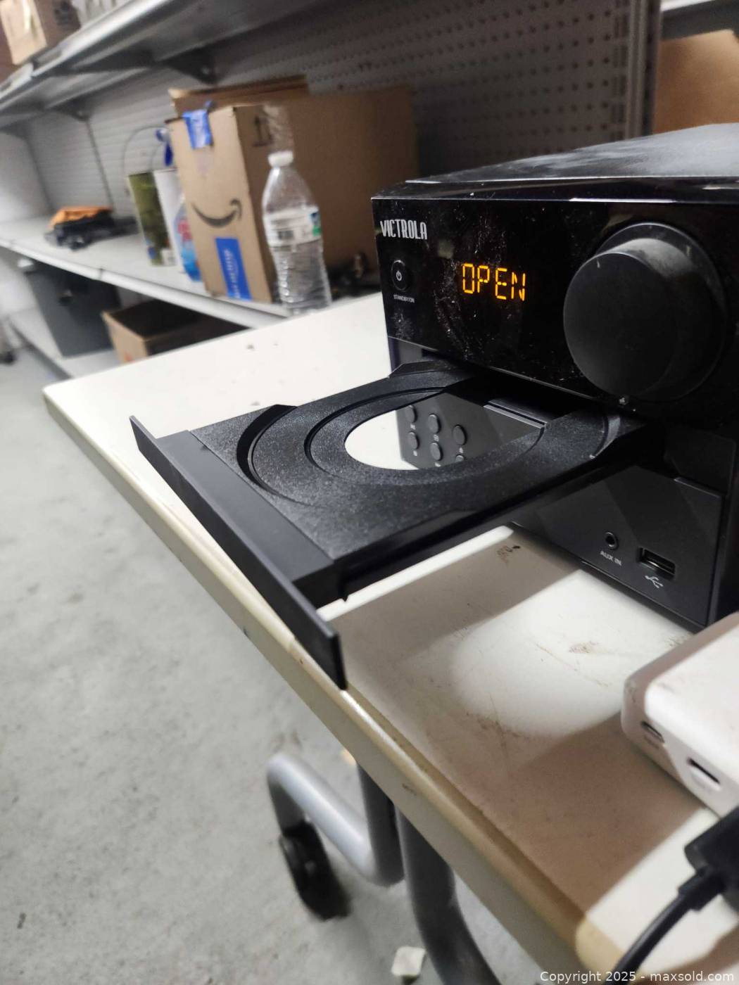 Victrola CD player stereo system | Maxsold