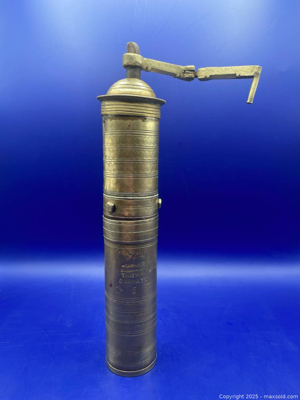 Brass hand-crank coffee grinder | Maxsold