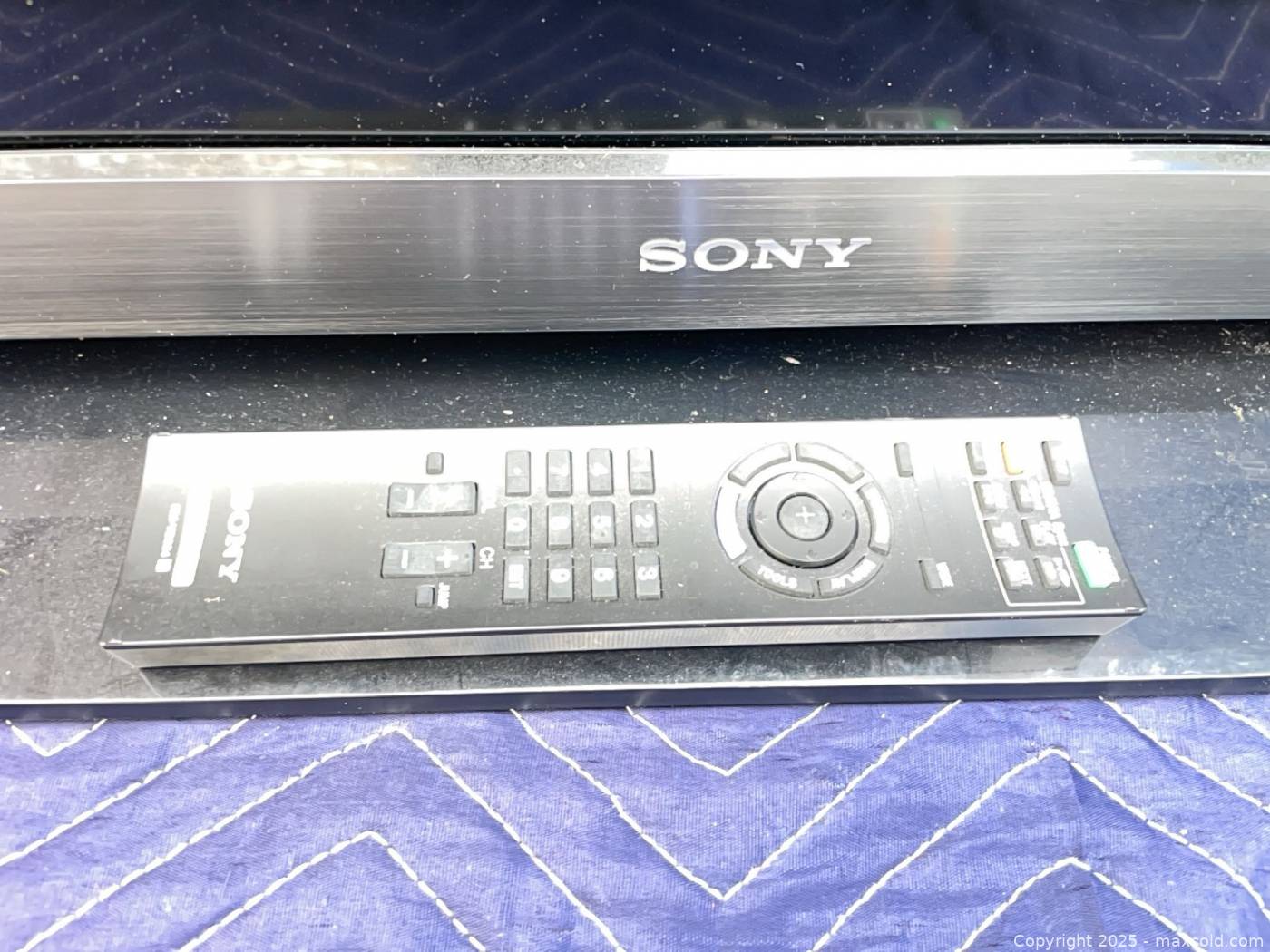 Sony BRAVIA KDL-40EX500 40-inch LCD TV | Maxsold