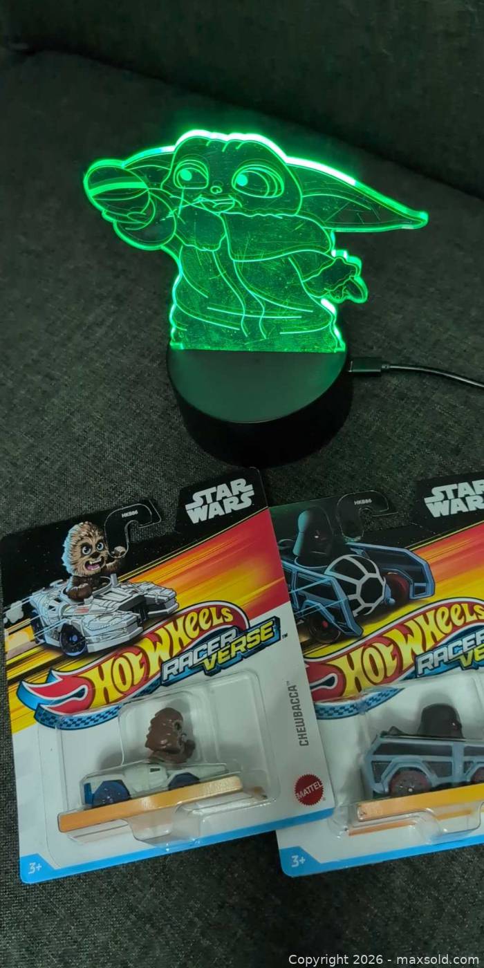 Hot Wheels RacerVerse Star Wars Cars And Grogu LED Lamp | Maxsold