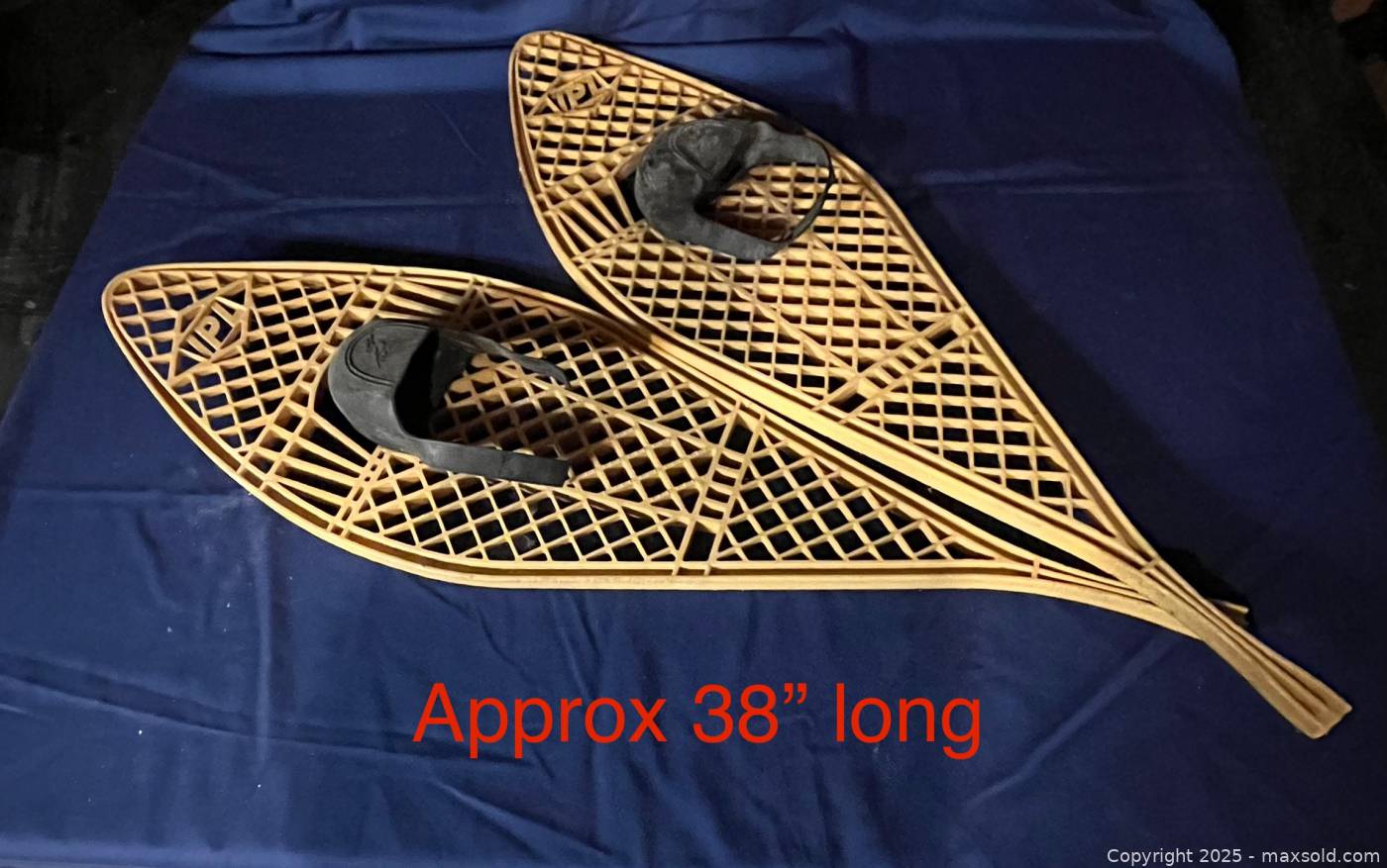 IPL Canada Plastic Snowshoes 38" | Maxsold
