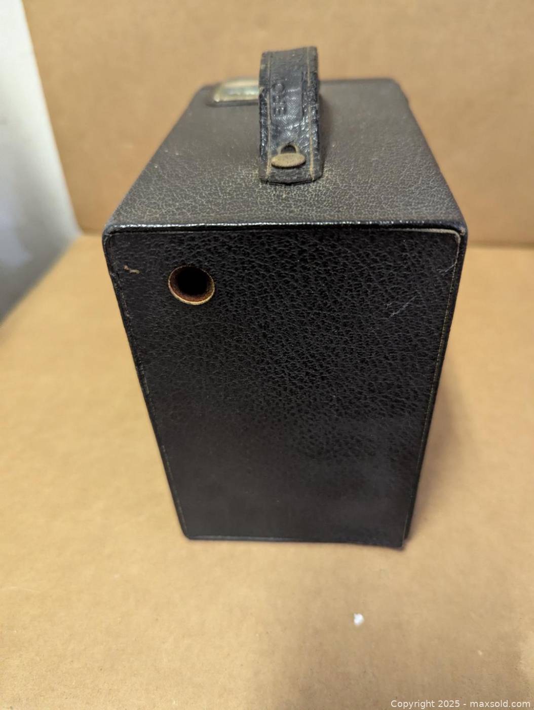 Kodak Brownie Target Six-16 camera | Maxsold