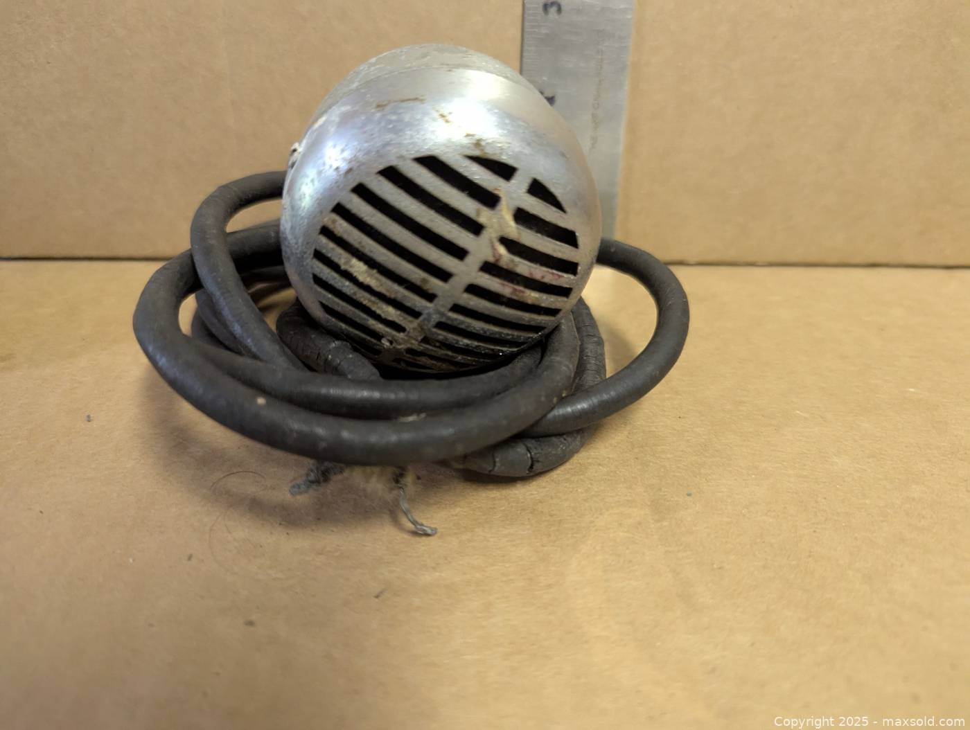 Shure Brothers Model 707A microphone head | Maxsold