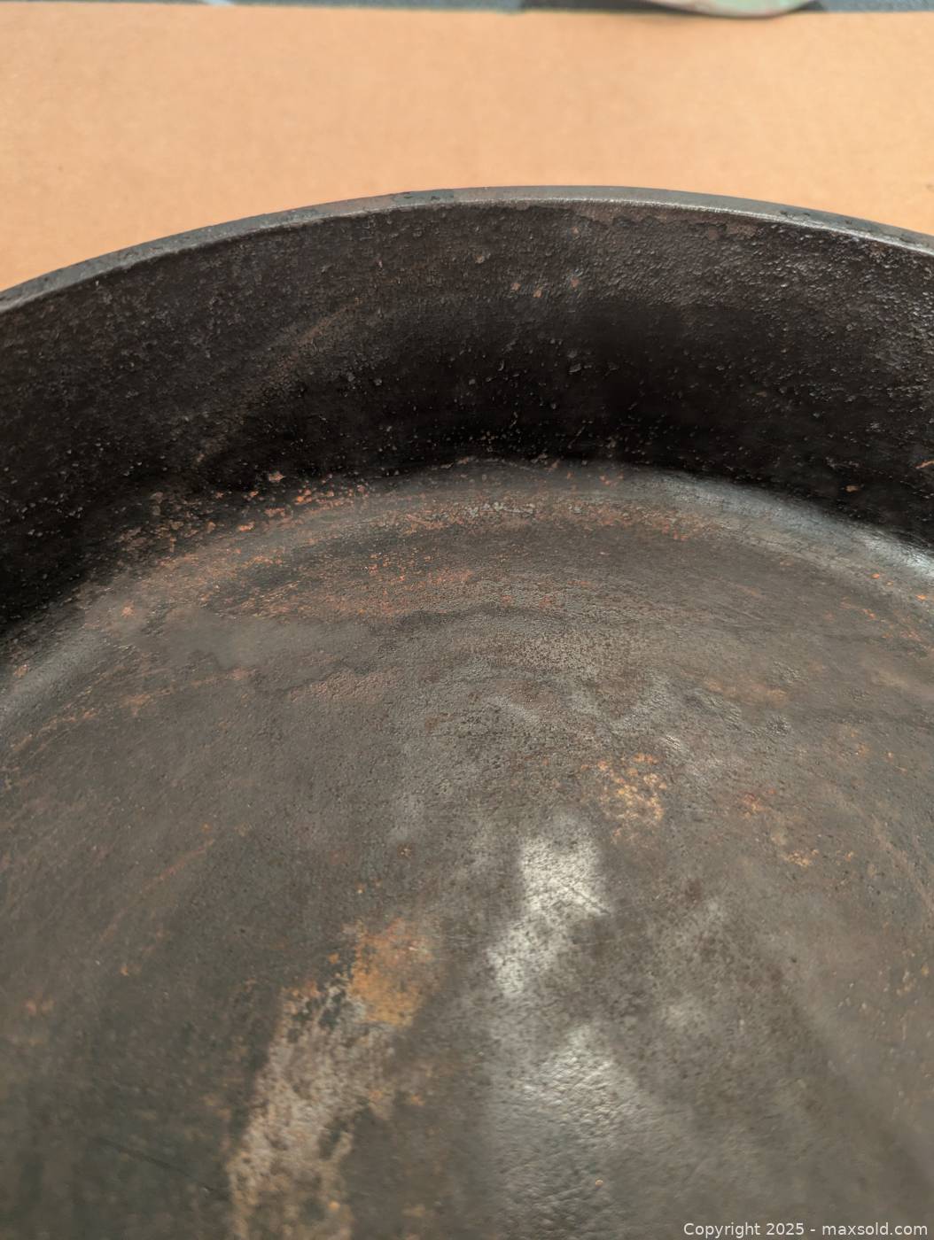Vintage Lodge SK 8 D 3-Notch Cast Iron Skillet 11" | Maxsold