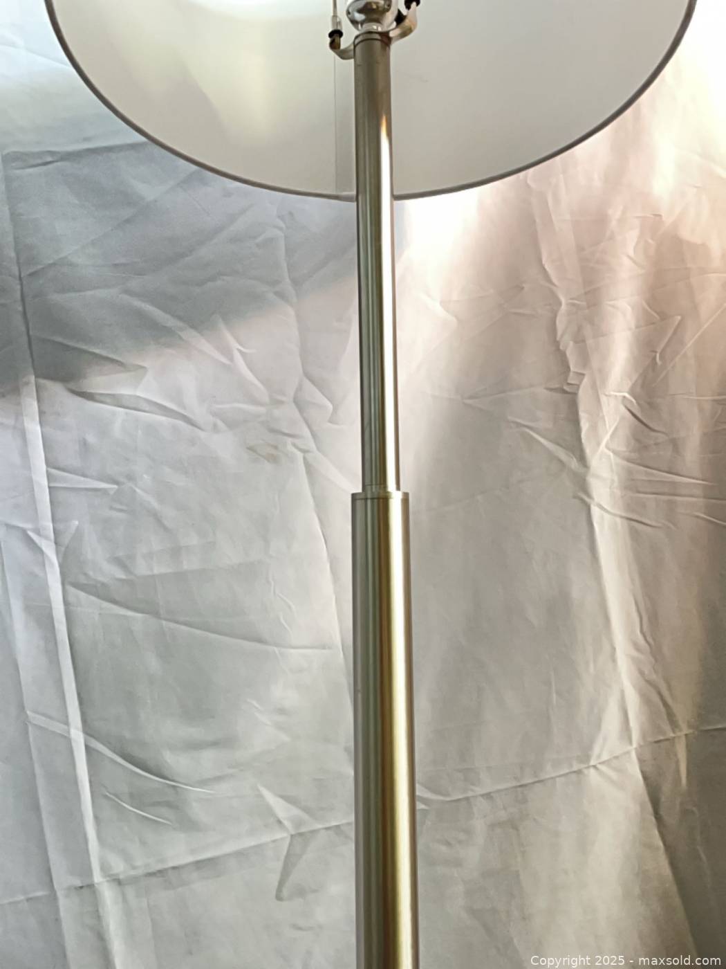 Silver metal floor lamp with marble base | Maxsold