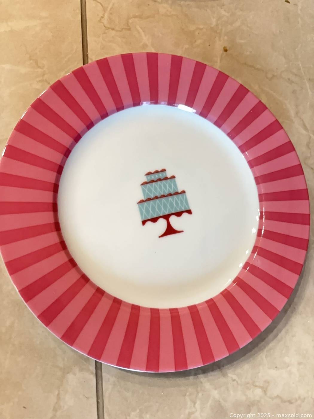 Cake Boss 4 Dessert Plates & Angel Figurine | Maxsold