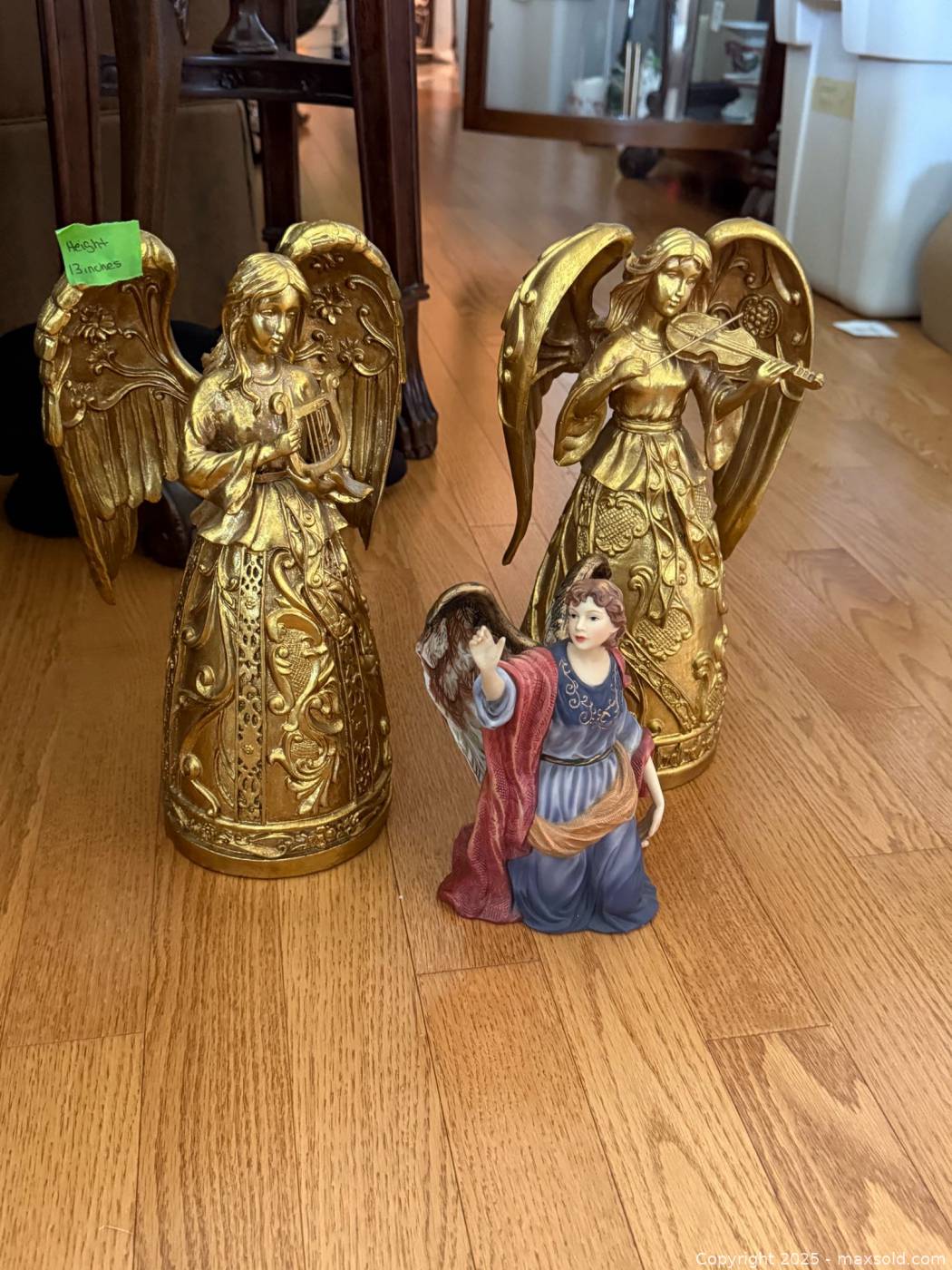 Angel figurines set of 3 | Maxsold