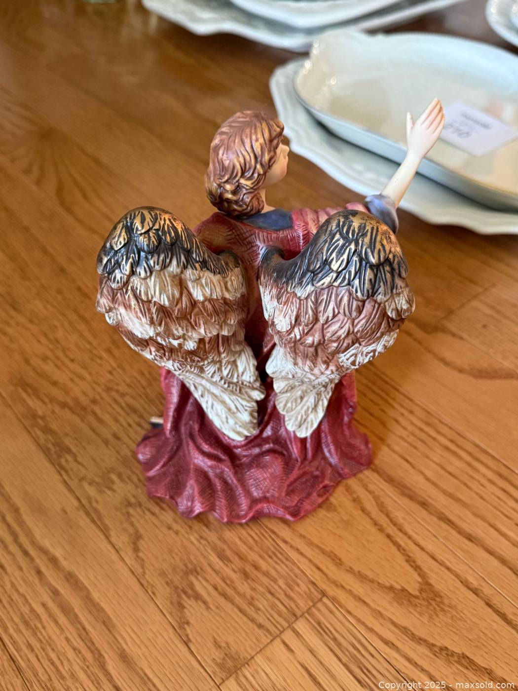 Angel figurines set of 3 | Maxsold