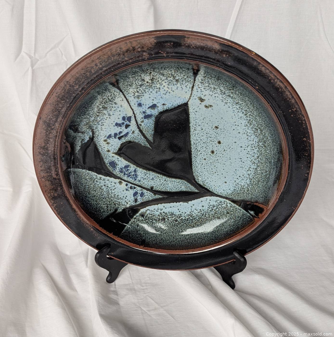 Handmade Pottery Plate With Stand | Maxsold