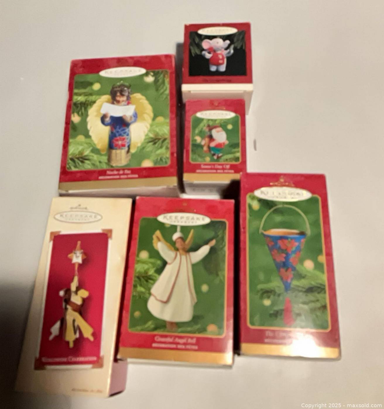 Hallmark Keepsake Christmas Ornaments, 6 boxed | Maxsold