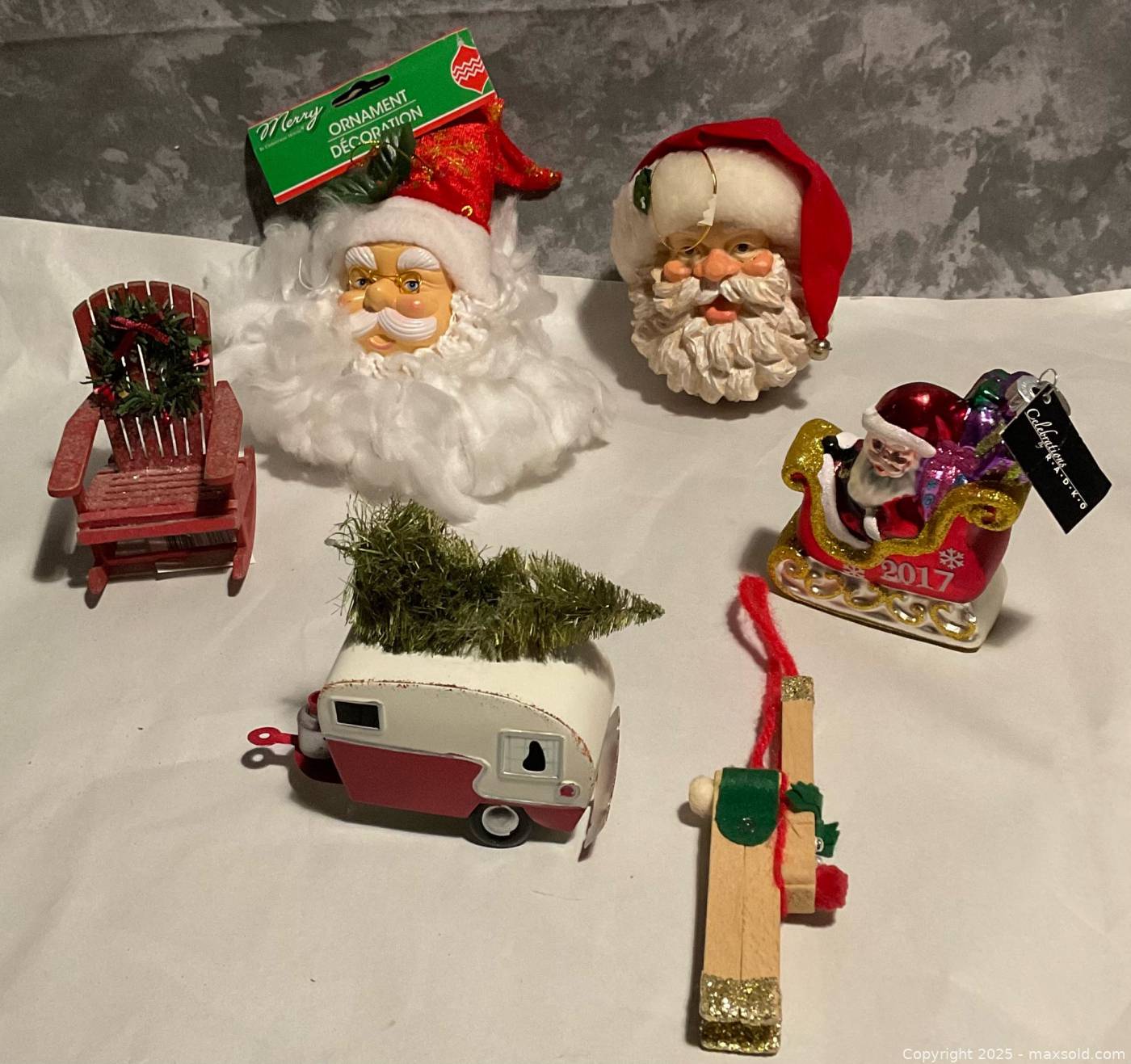 6 Assorted Christmas Tree Ornaments | Maxsold