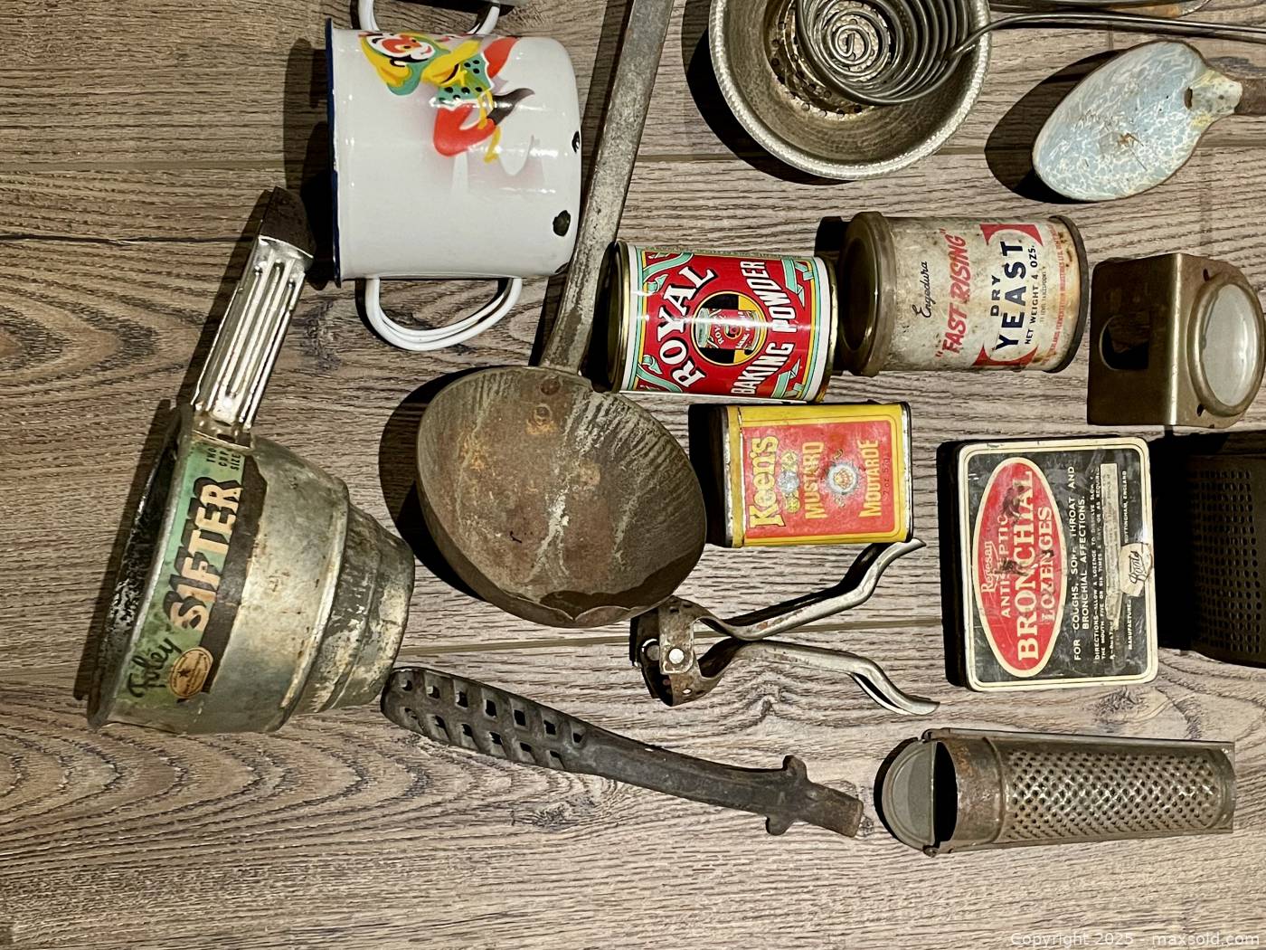 Antique & Vintage Kitchen Utensils, Tins | Maxsold