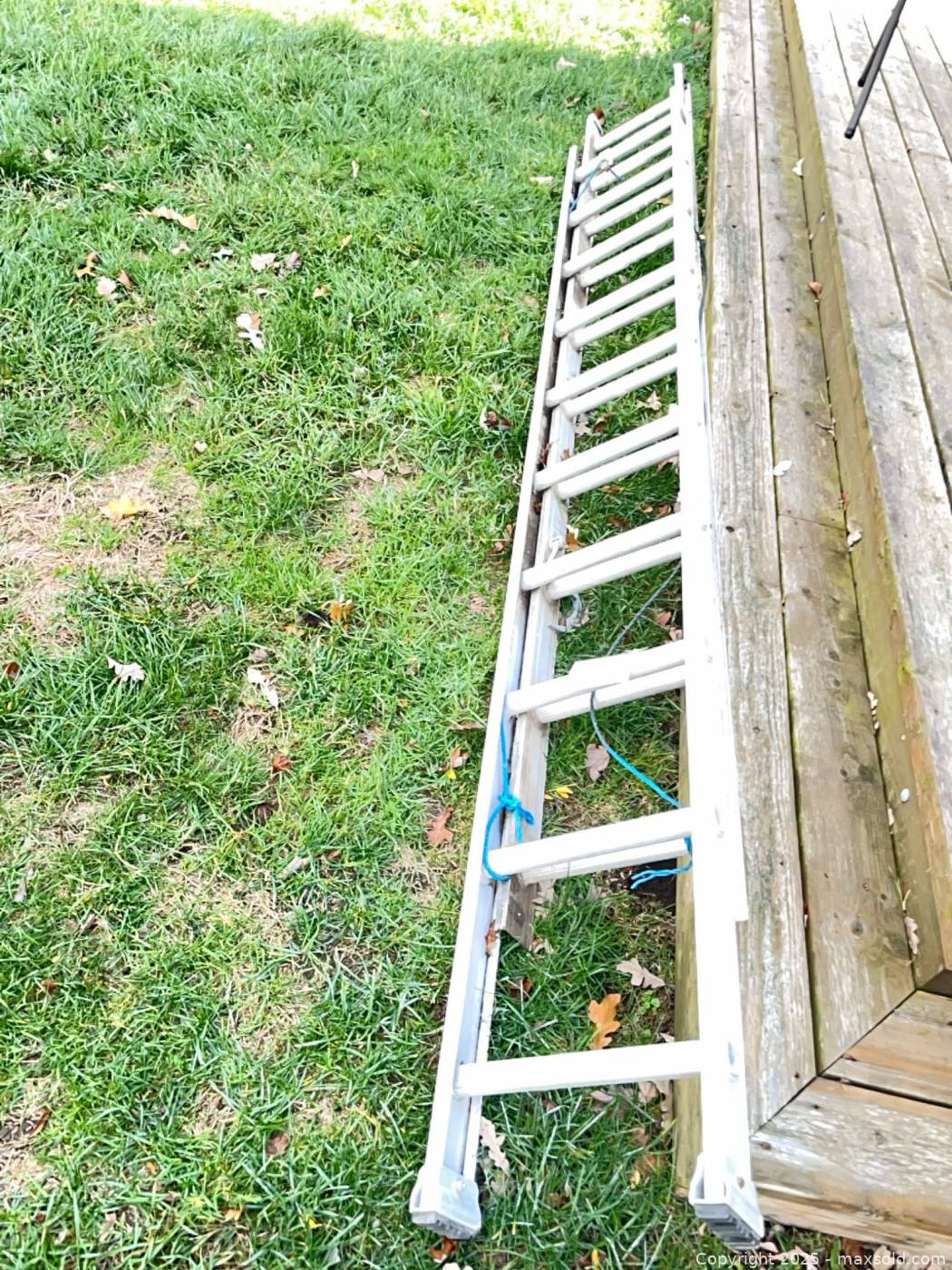 20-ft aluminum extension ladder | Maxsold