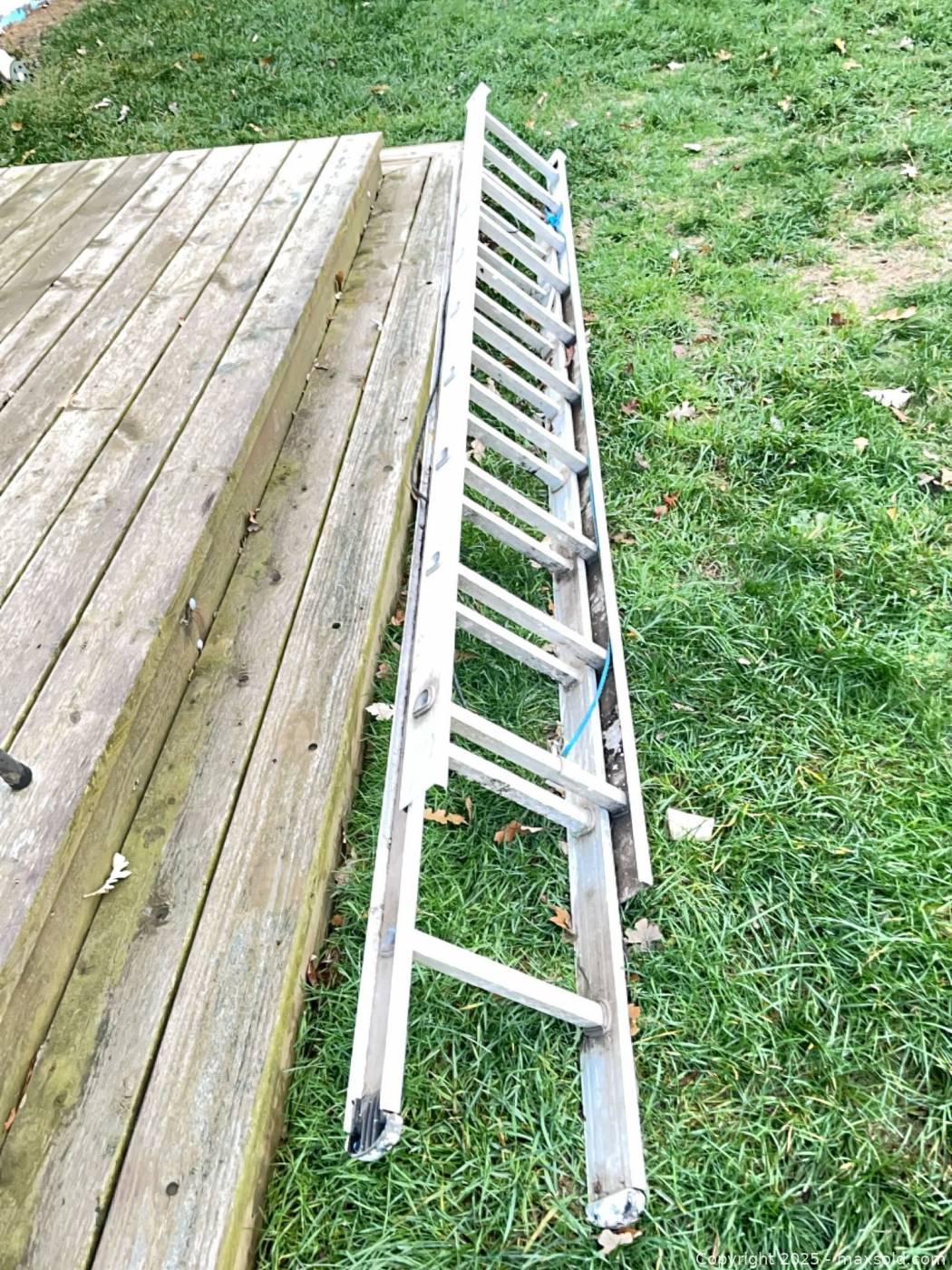 20-ft aluminum extension ladder | Maxsold