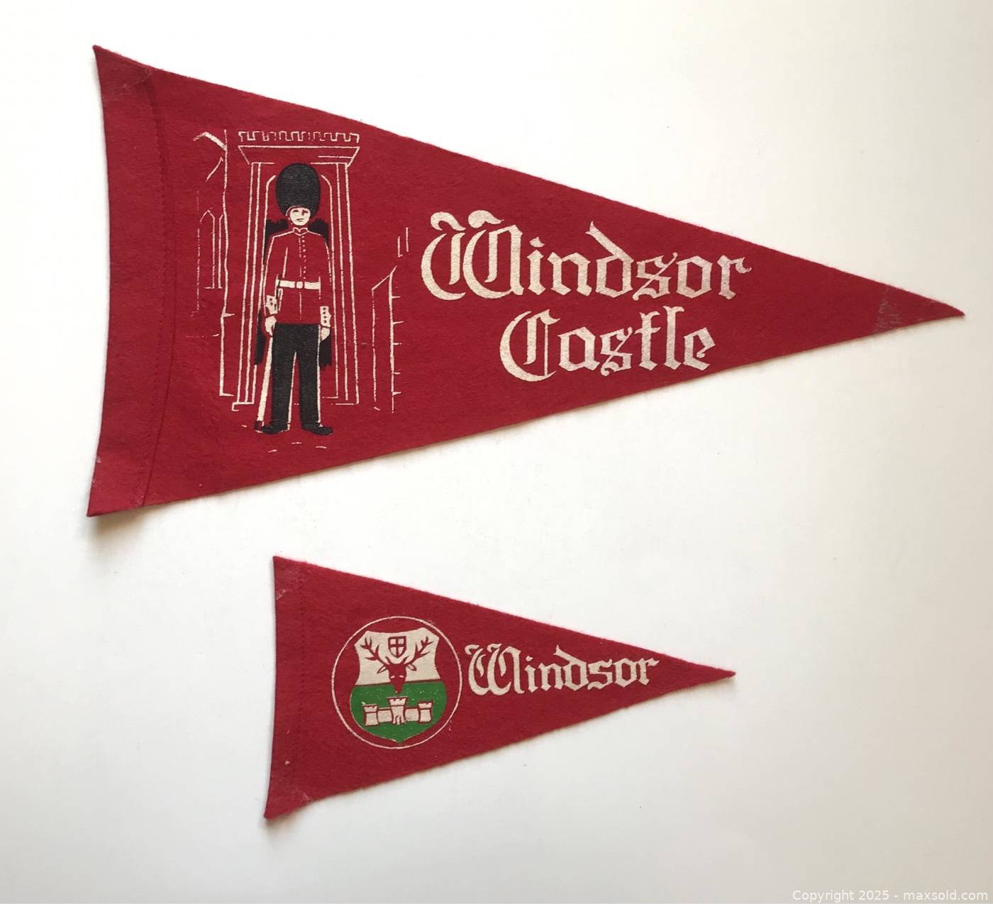 12 vintage travel souvenir felt pennants | Maxsold