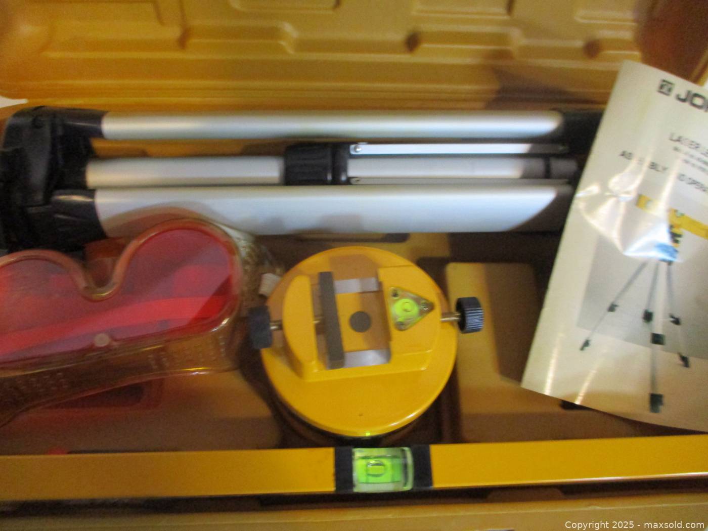 Johnson model 40-0909 laser level kit with case | Maxsold
