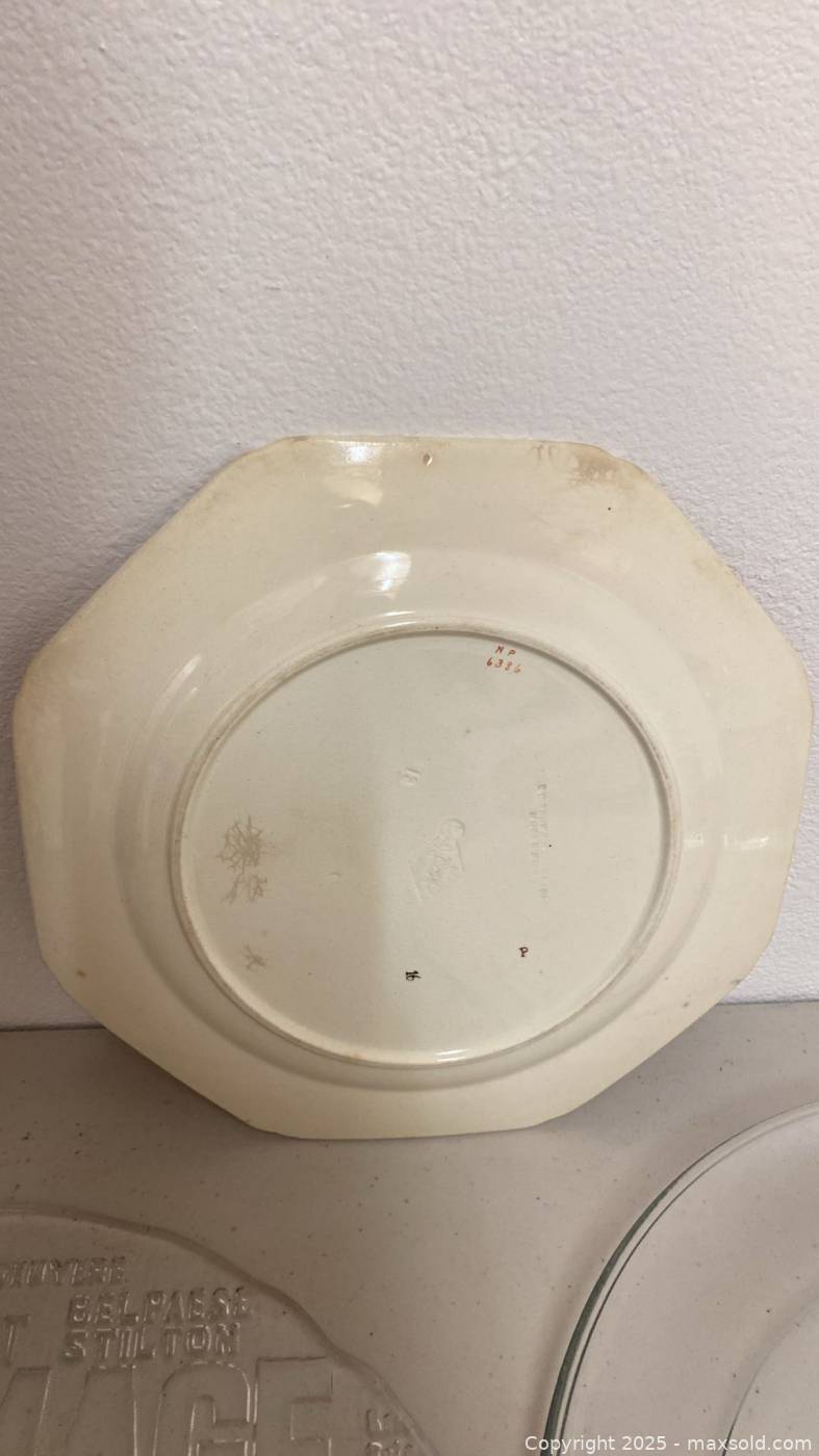Glass, Ceramic and Plastic Platters | Maxsold