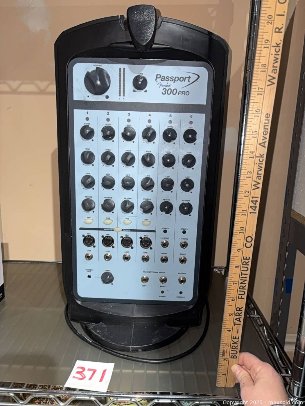 Fender Passport 300 Pro PA Mixer Speaker | Maxsold