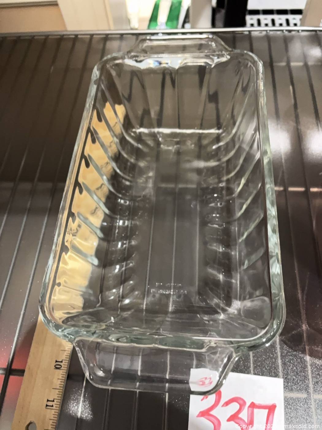 Glass loaf baking pans Pyrex & Anchor Hocking | Maxsold