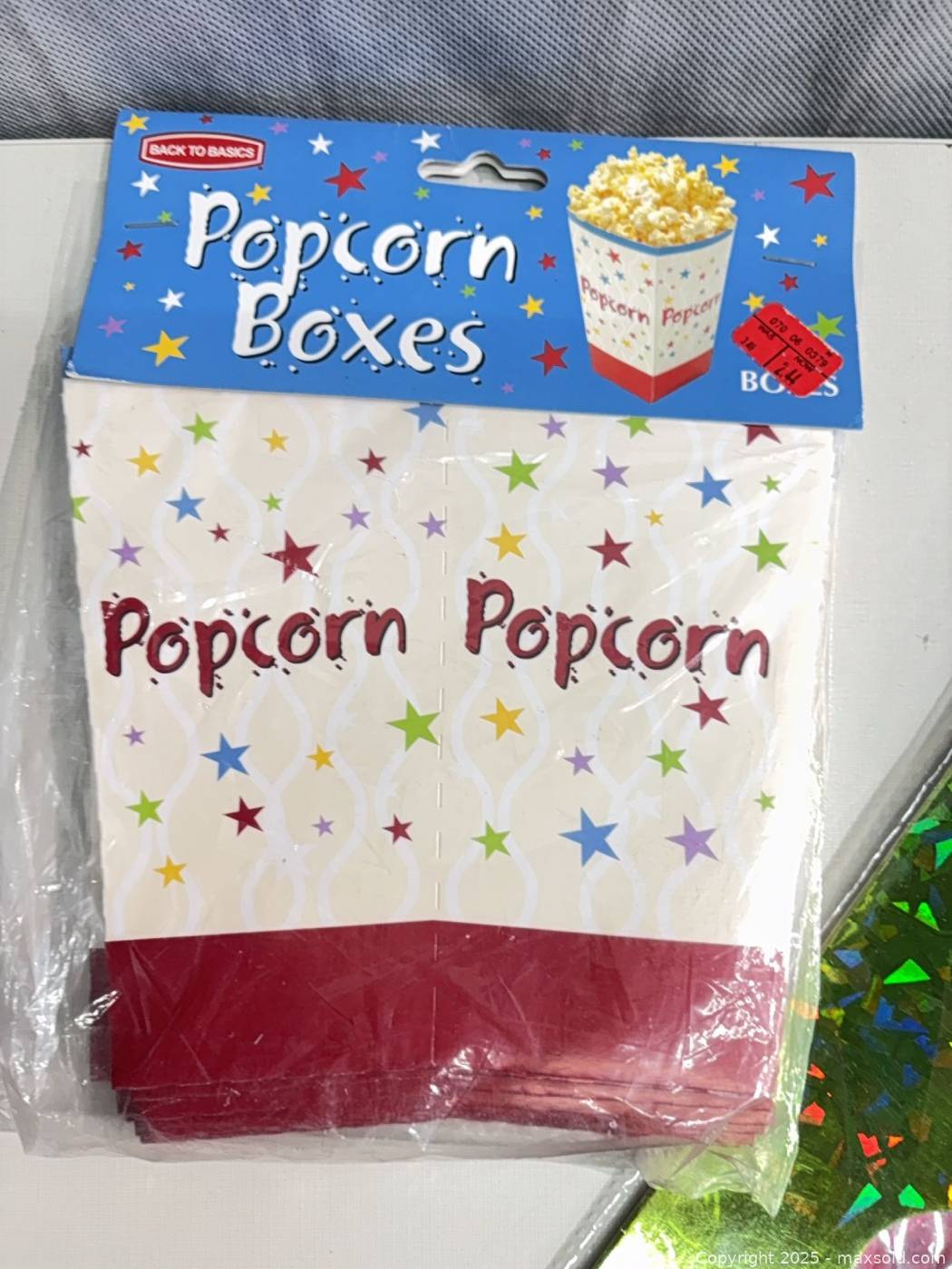 Holographic & printed party trim strips, popcorn boxes | Maxsold