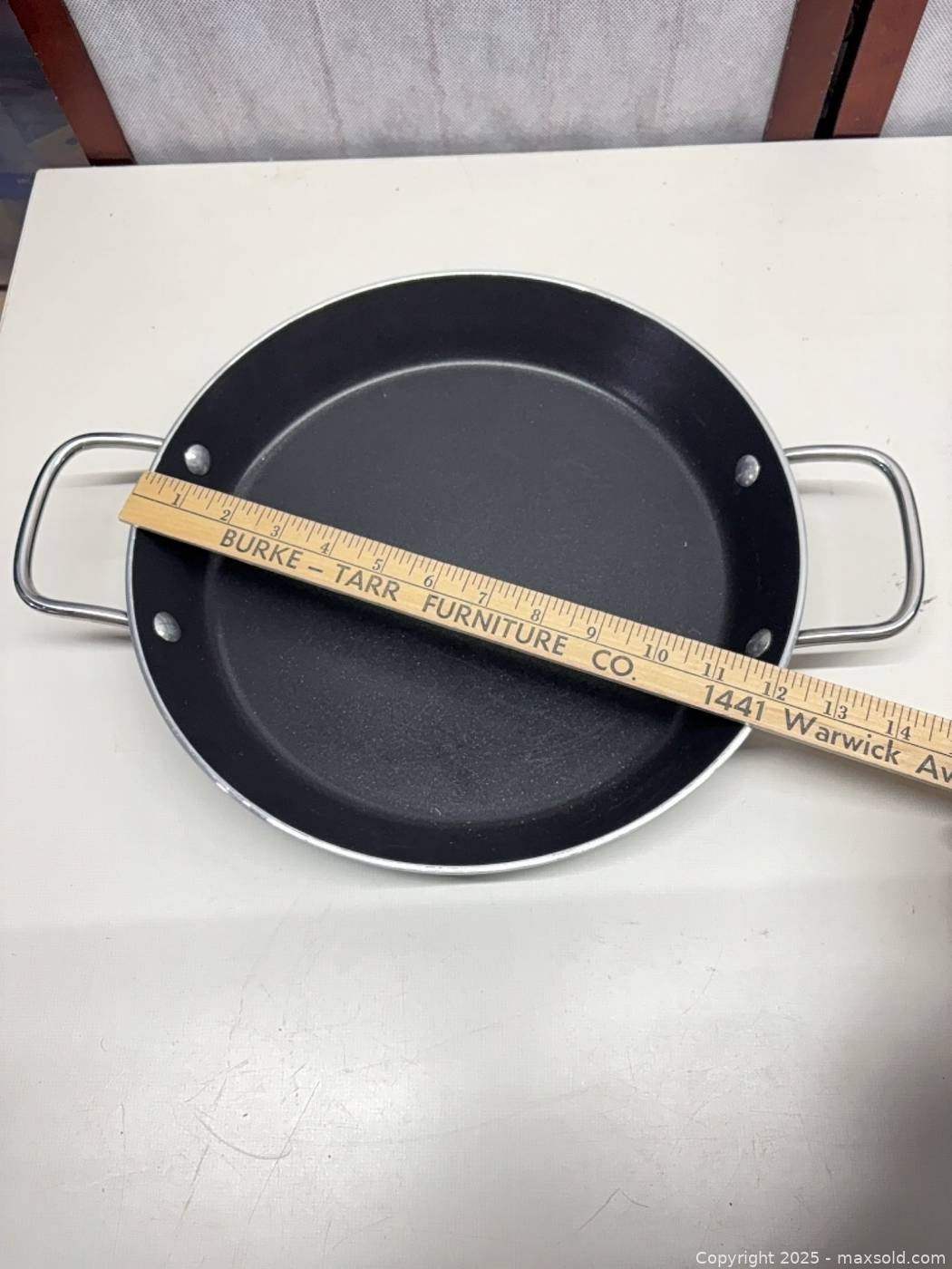 Four non-stick dual-handle frying pans | Maxsold