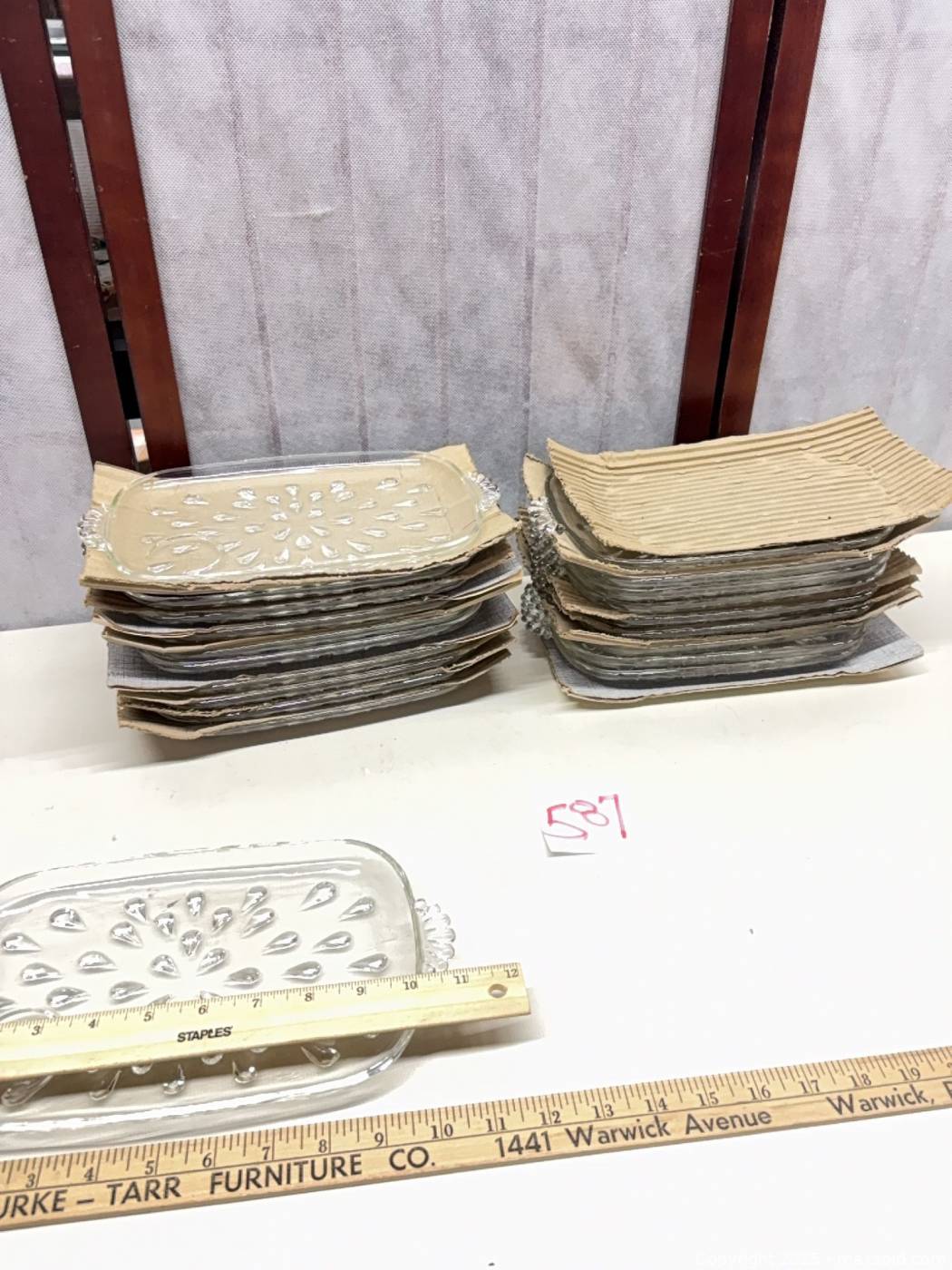 Approx 20 clear glass serving trays with handles | Maxsold