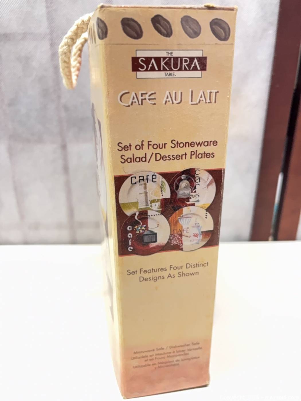 Sakura Cafe Au Lait plates and green cups | Maxsold