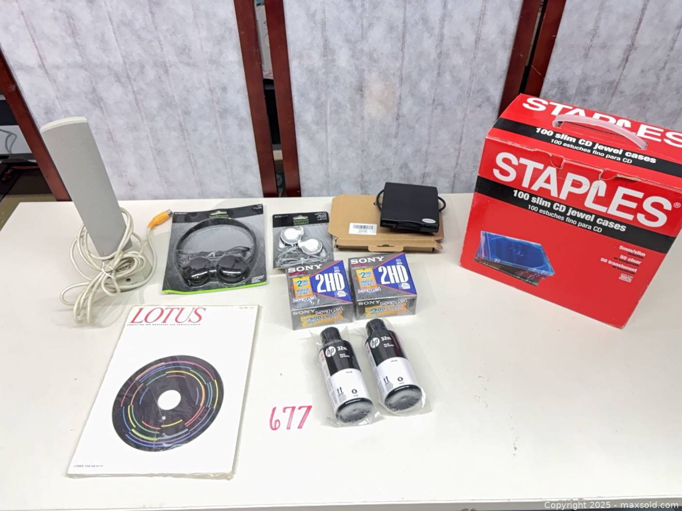 Slim CD Cases, Floppies, Ink, Headphones | Maxsold