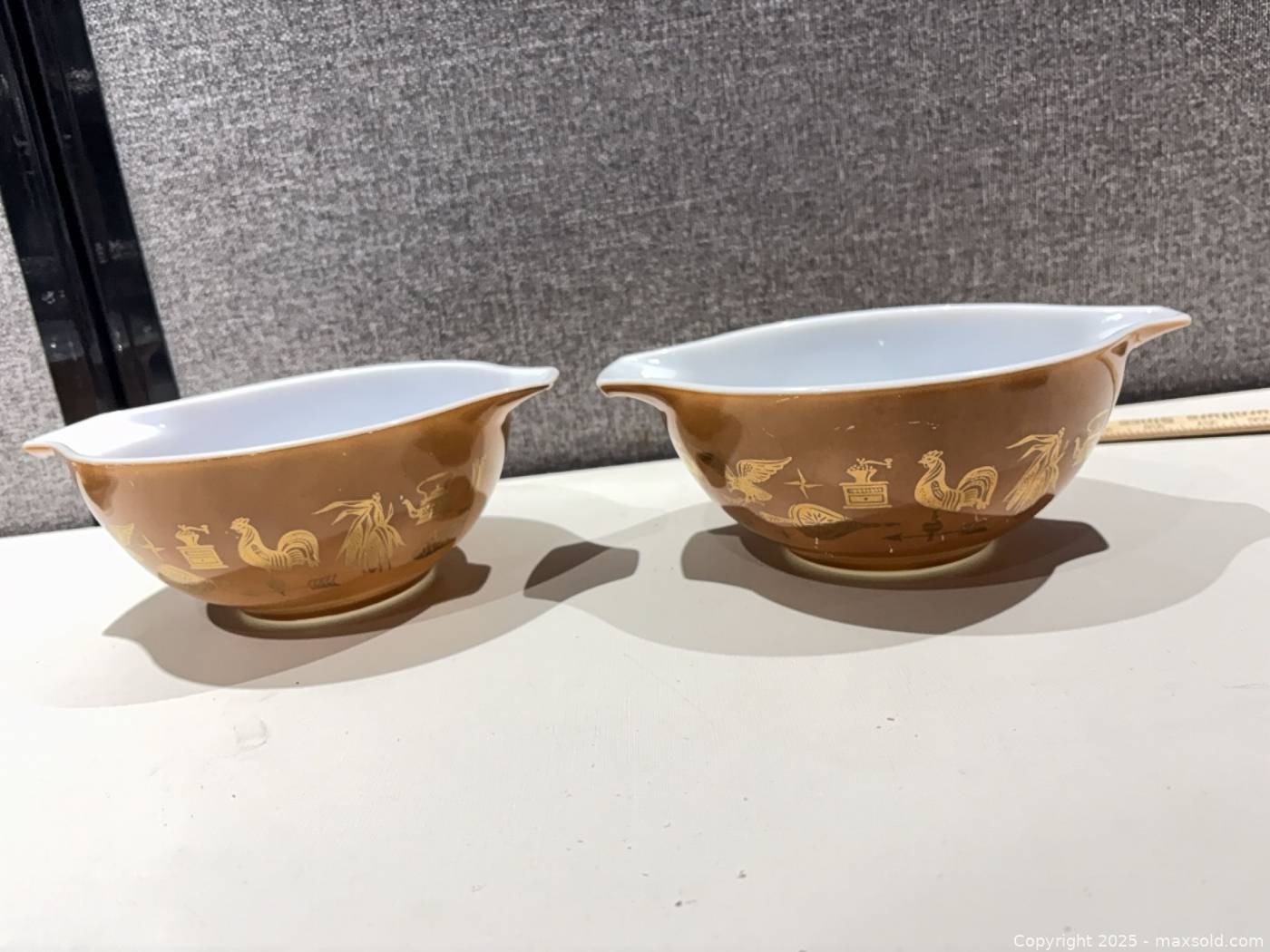 Pyrex Butterprint Rooster Cinderella Mixing Bowls Set | Maxsold