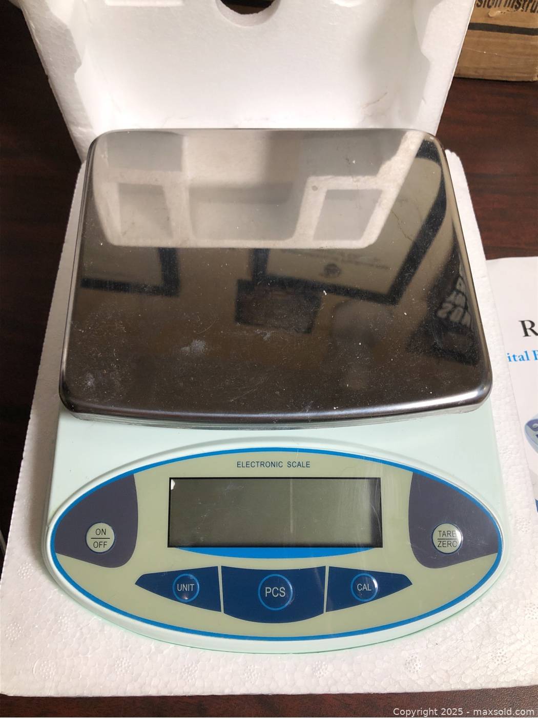 Reshy electronic digital balance scale with adapter and manual | Maxsold