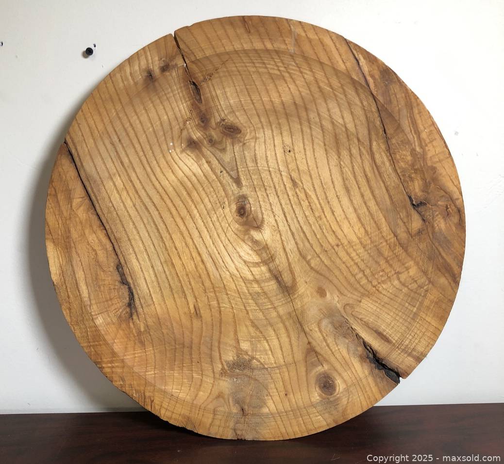 Large wooden round decorative slab 18" | Maxsold