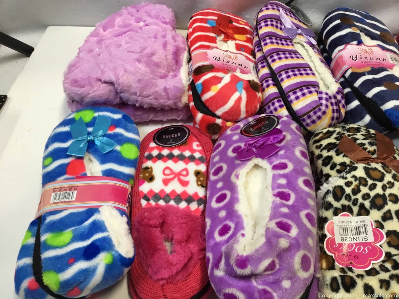 Lot of 10 assorted fuzzy slippers | Maxsold