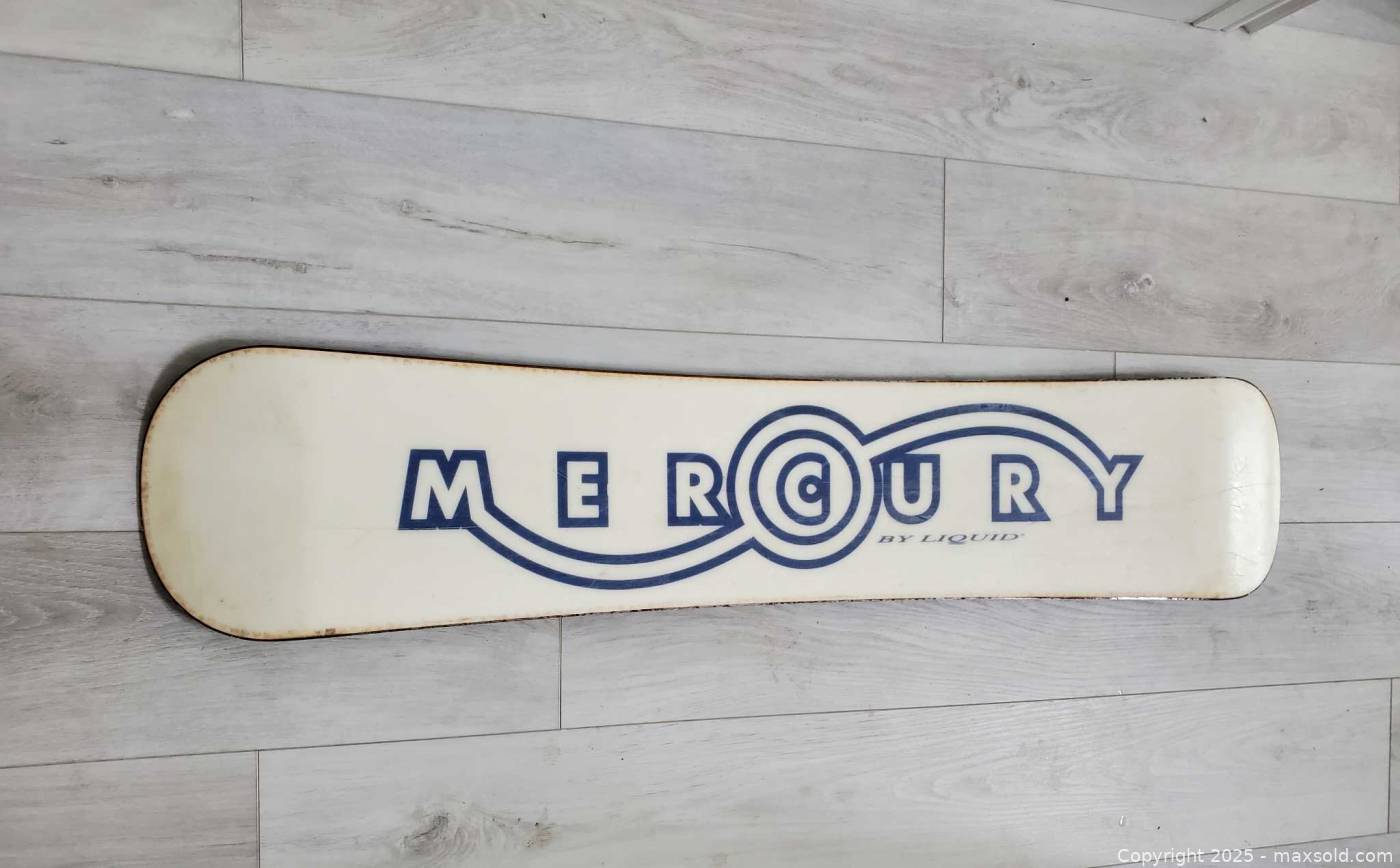 Liquid Mercury 115 cm youth snowboard, no bindings | Maxsold