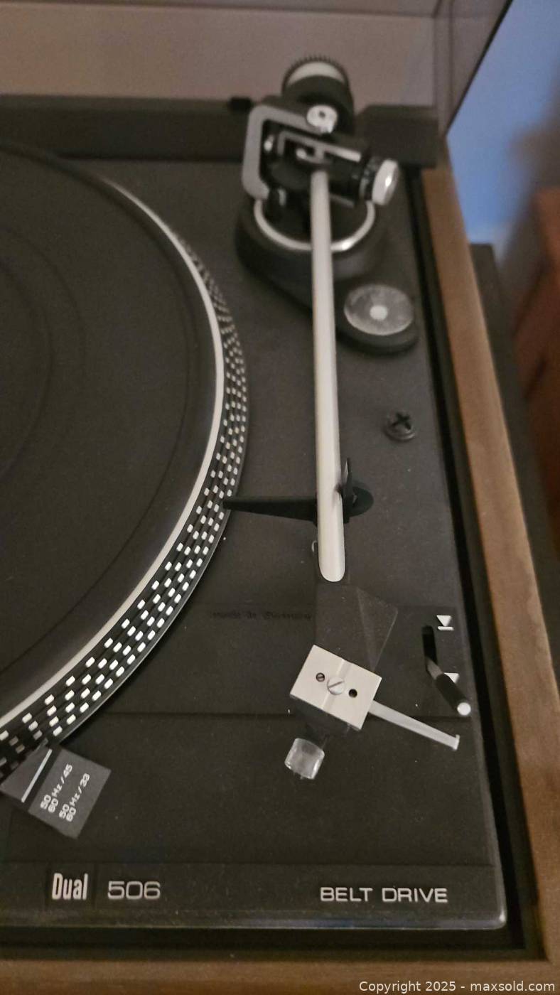 Dual 506 belt-drive record player with dust cover | Maxsold