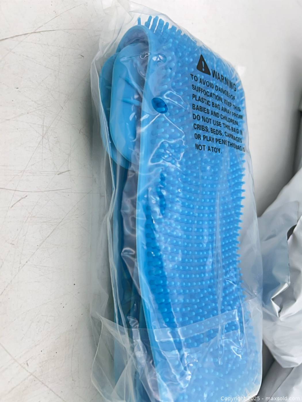 Five new shower back scrubber and brush sets | Maxsold