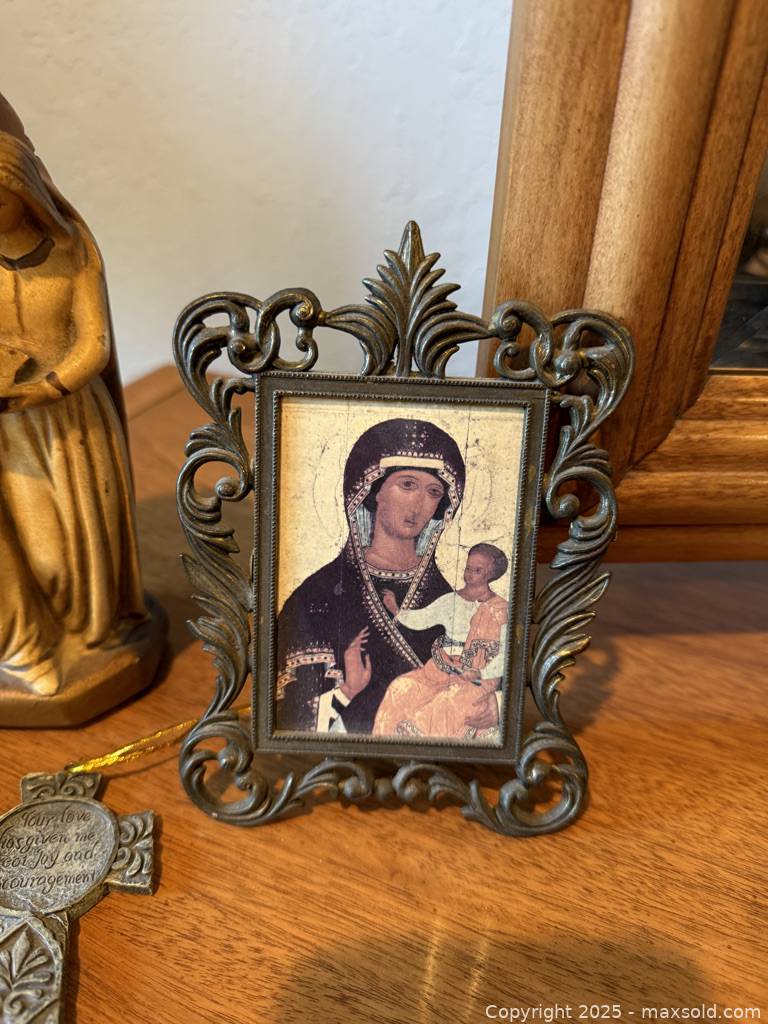 Vintage Religious Iconography & Memorabilia | Maxsold