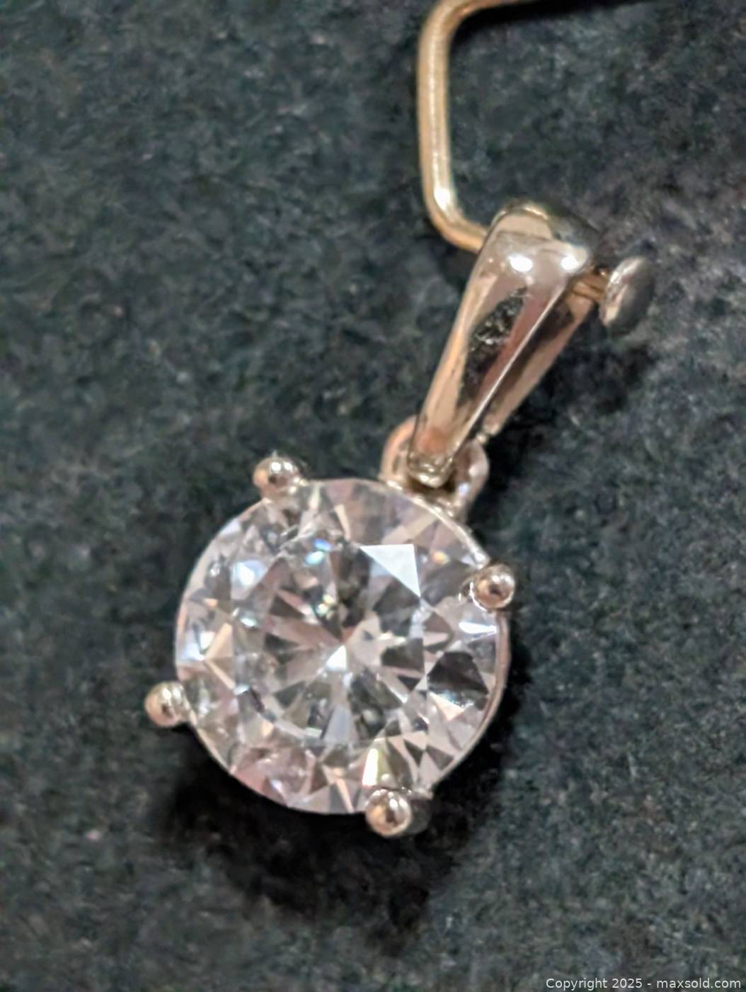 10K Gold Lab Diamond Pendant 1.03ct | Maxsold