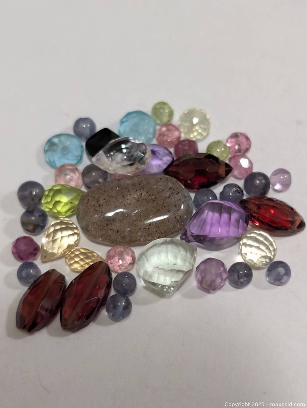 Assorted loose genuine gemstones 21.95 ct | Maxsold