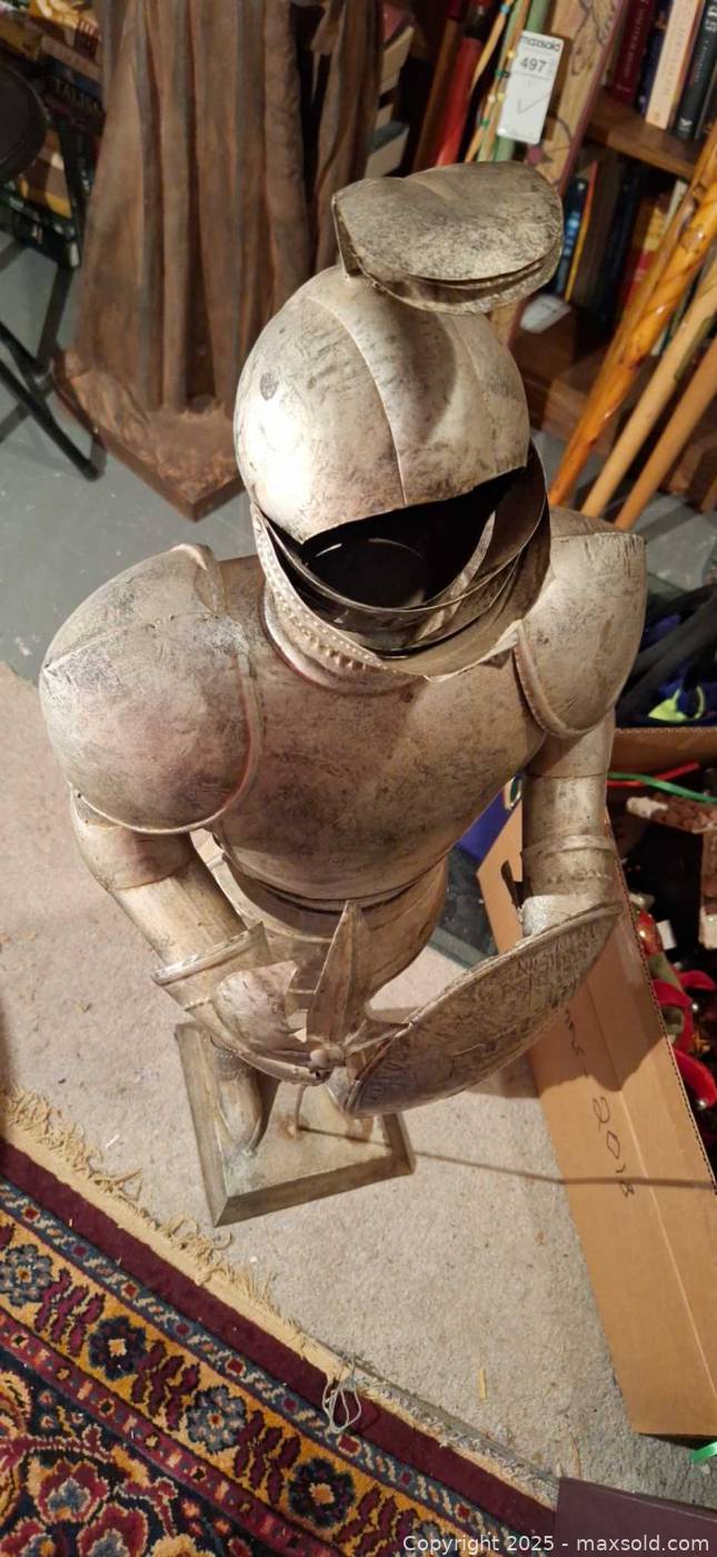 Metal knight armor statue 38" tall | Maxsold